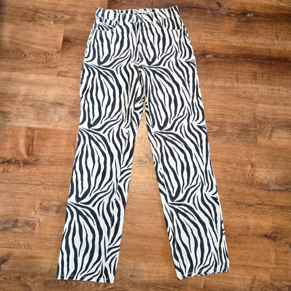 Zara | Jeans | Zara Black And White Straight Leg Zebra Jeans Size 4 ...
